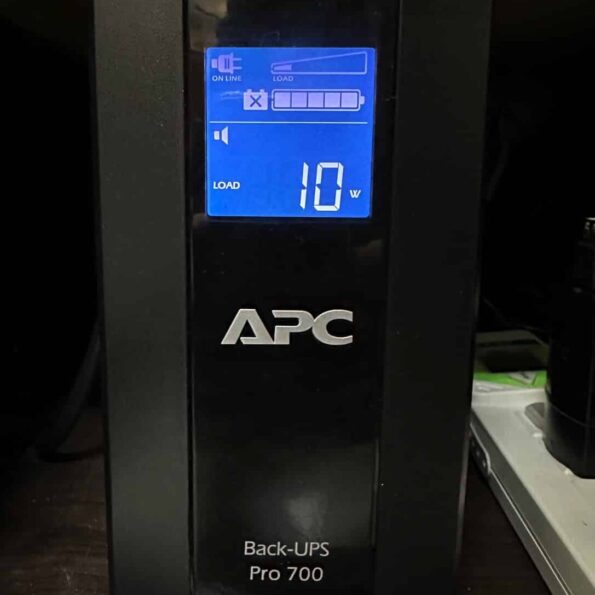 APC BACK-UPS PRO 700 嗶嗶叫 續命更換電池 - 理工宅